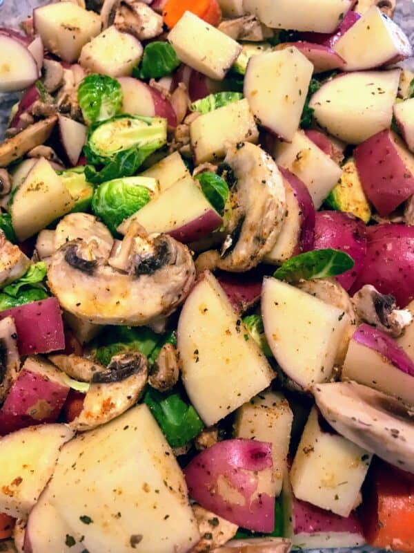 Vegan Cheesy Veggies & Potatoes Casserole - Daily Vegan Meal