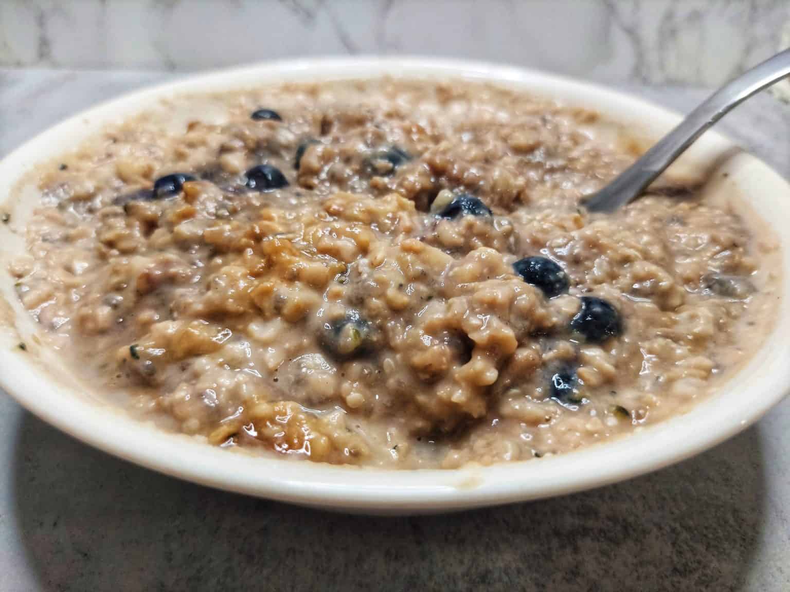 High-Protein Oatmeal (50g Protein) - Daily Vegan Meal